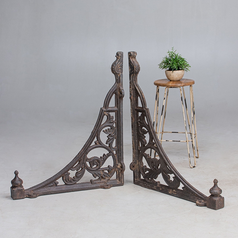 Iron bracket | Andy Thornton